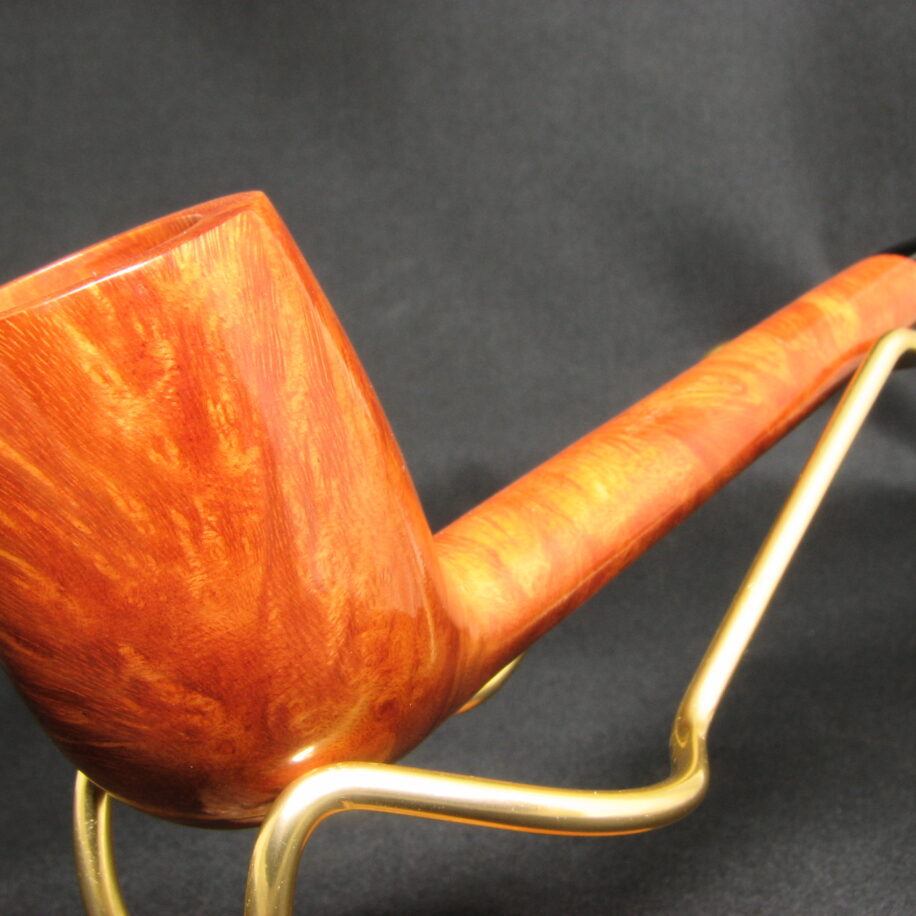 BEWLAY bulldog - Very Keen on Pipes