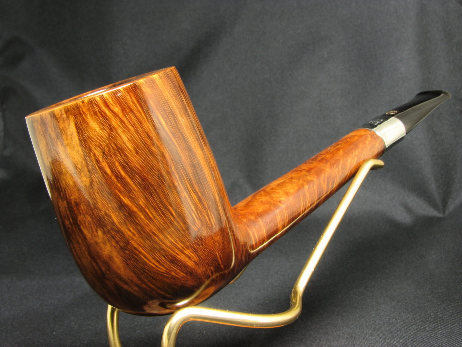 INVICTA by COLIN FROMM - Very Keen on Pipes